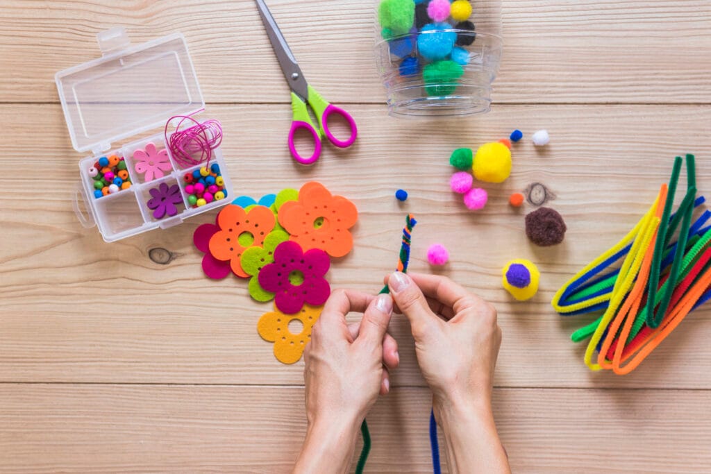 Fun and easy crafts for all ages : simple projects at home